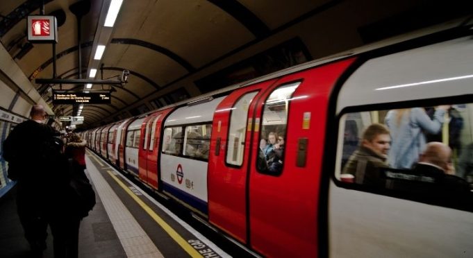 London Tube Guide: How to Use the Underground Easily